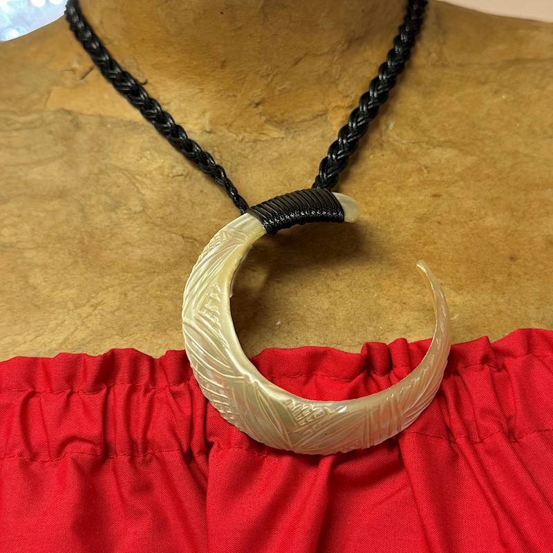 Aliao Shell Necklace Details - Aloha Hula Supply