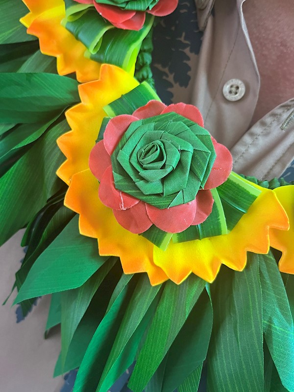 Tongan Kakala Details - Aloha Hula Supply